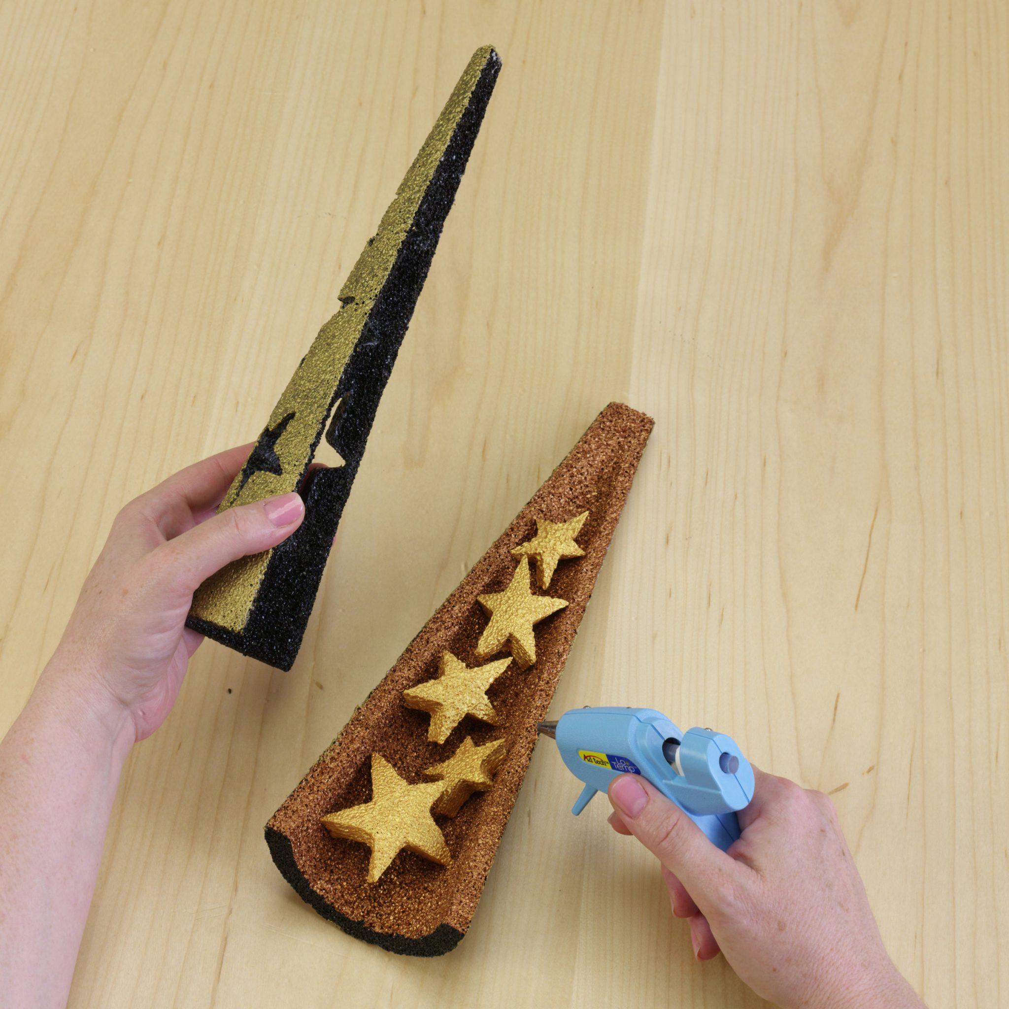 Hollow Star Cut-Out Cones - FloraCraft