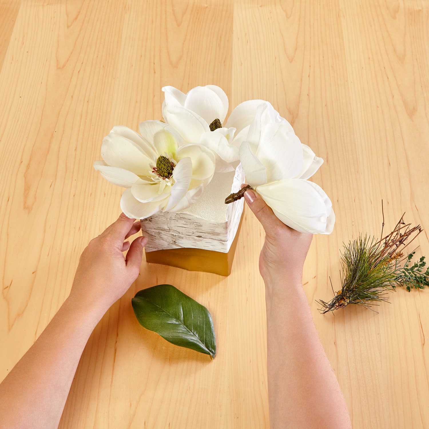 Gold-Dipped Cube Arrangement - FloraCraft