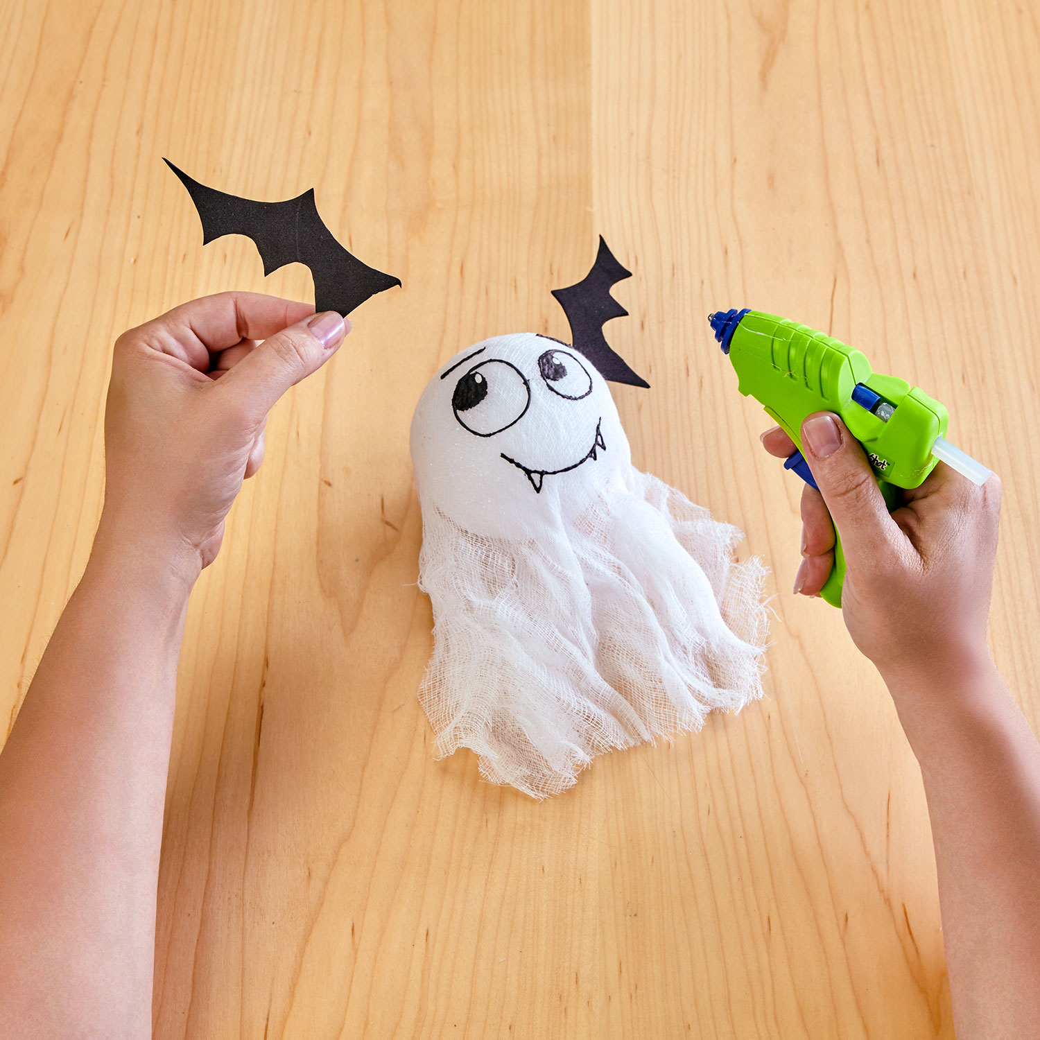 Hanging Bat Ghosts - FloraCraft