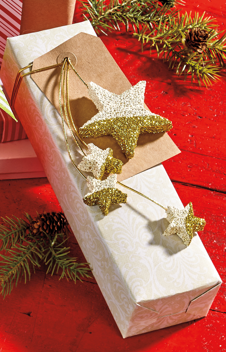 Gold-Dipped Star Gift Tag - FloraCraft